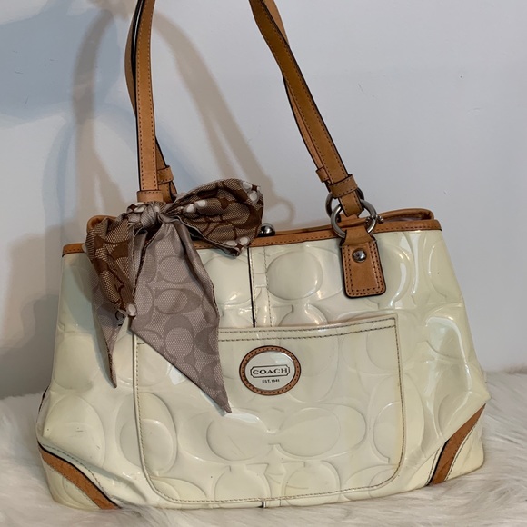 Coach | Bags | Coach Signature Ivory Kiss Lock Tote Purse | Poshmark